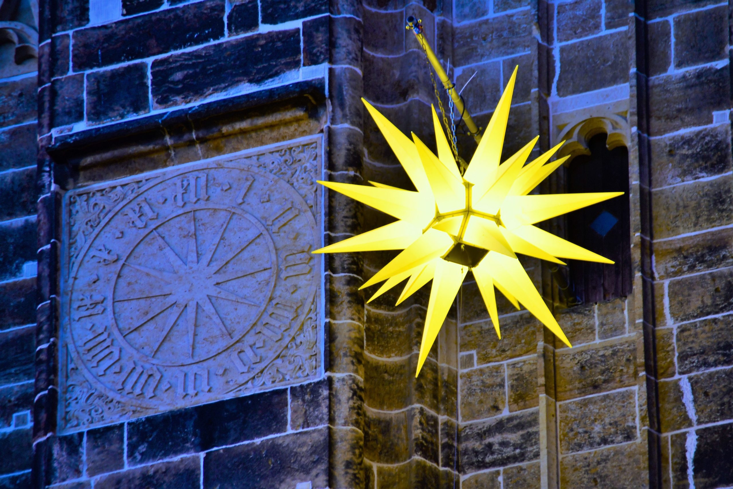 Herrnhuter Stern hängt wieder